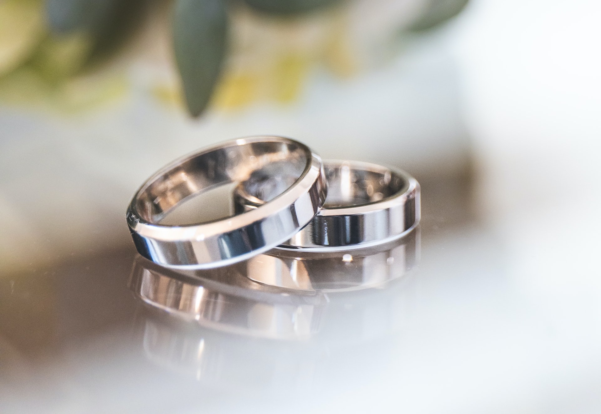 Eheringe mit Gravuren – Auf was sollte man achten? - designers-heaven.de